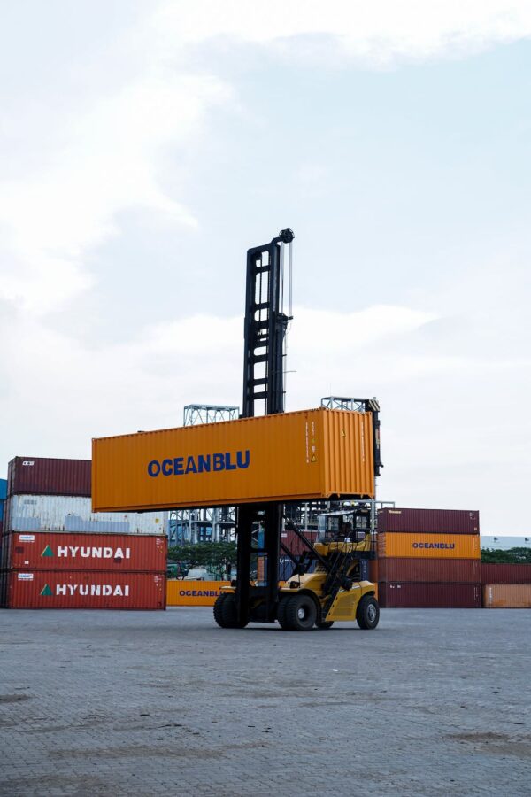 The Benefits of Large Forklifts in Warehouse Operations - Large Lift Truck